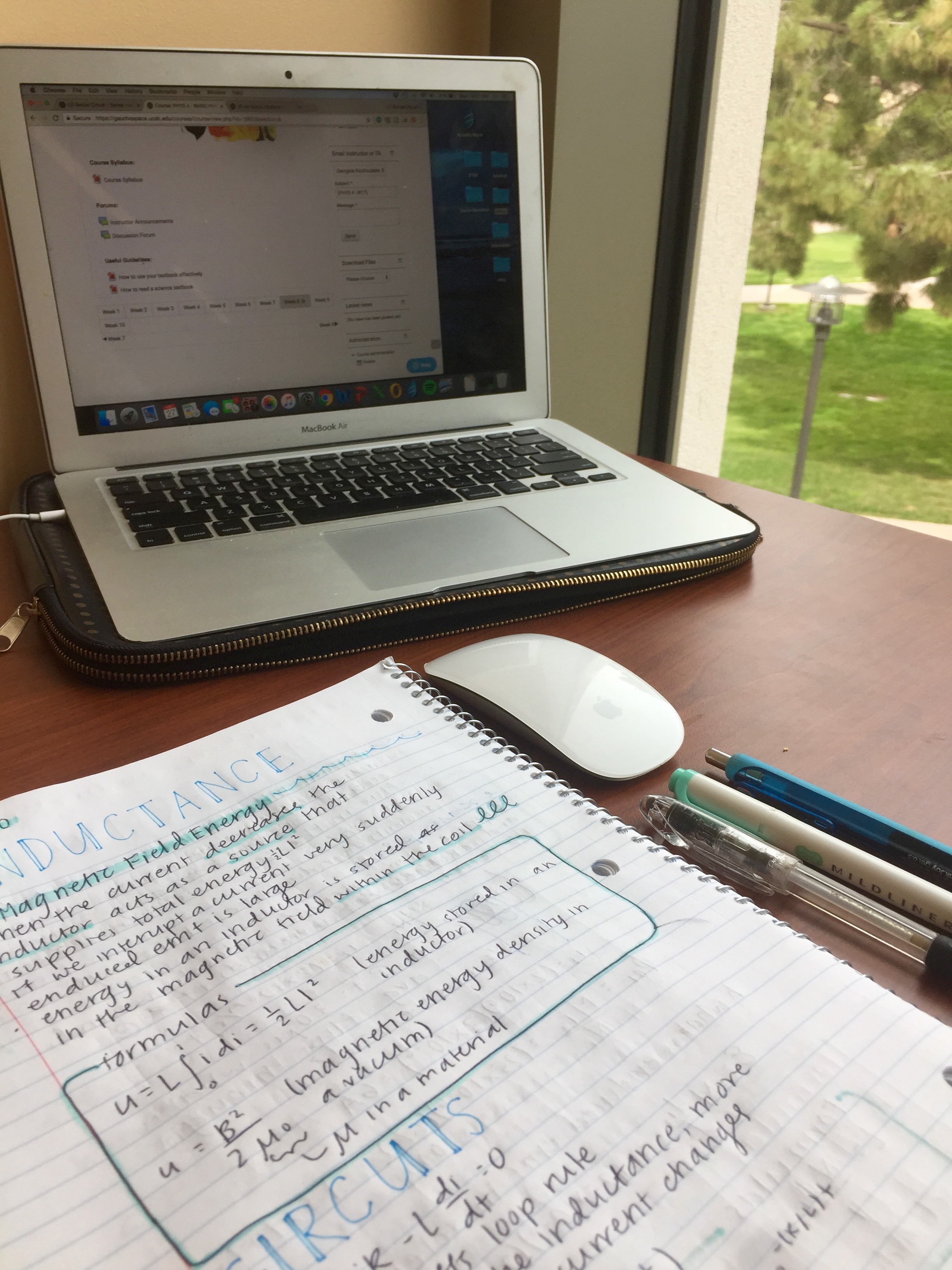 How I study physics in college – Dr Paige Hoel